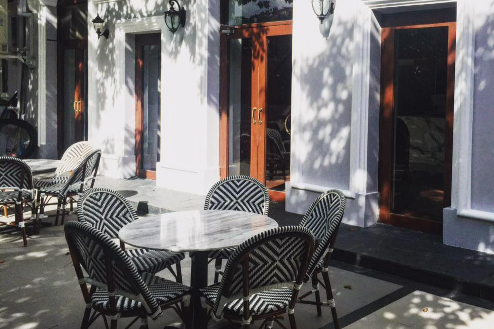 Verandah Bar & Bistro | MyanLife - Life Experience