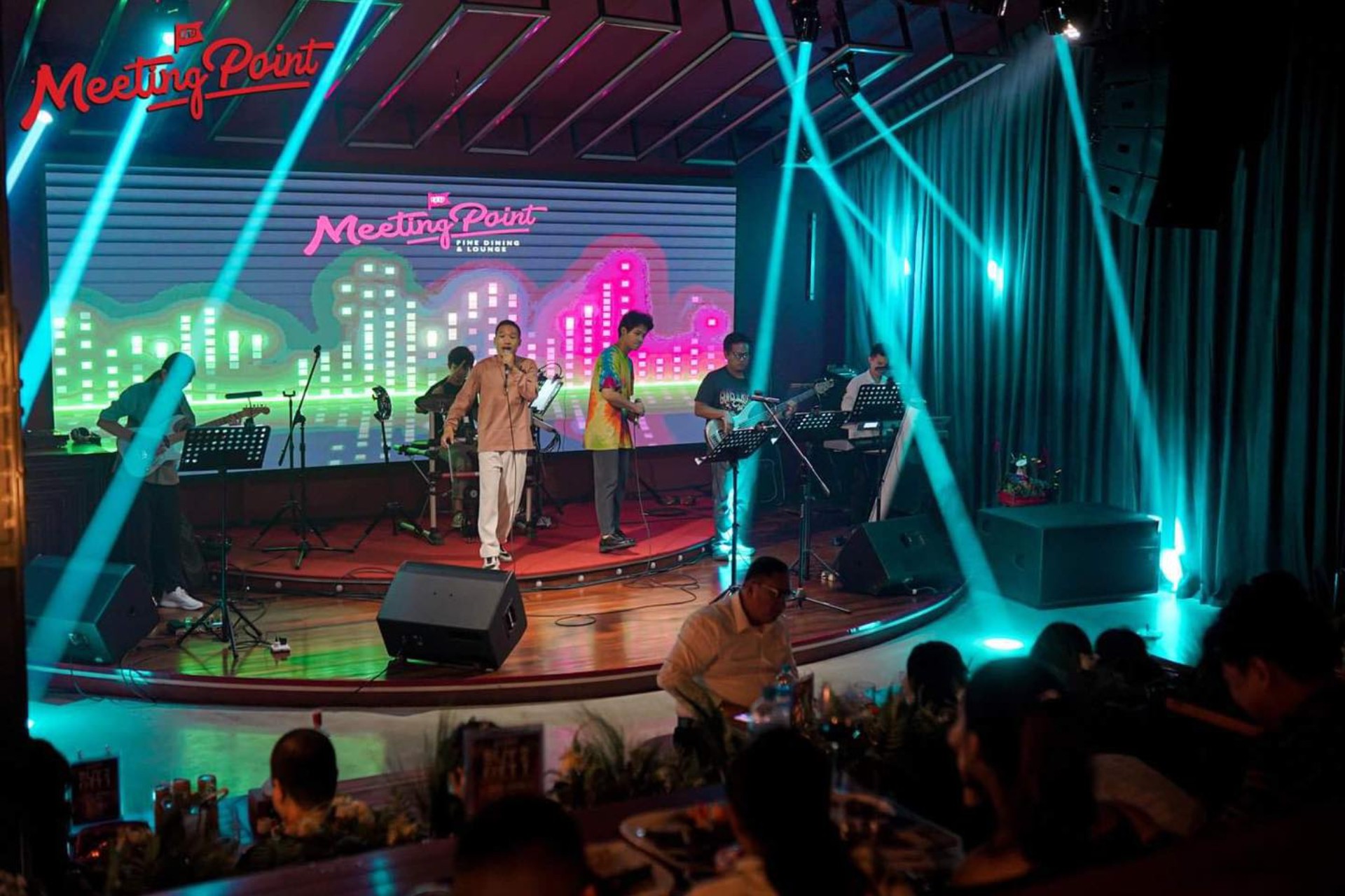 Meeting Point Bar & Lounge | MyanLife - Life Experience