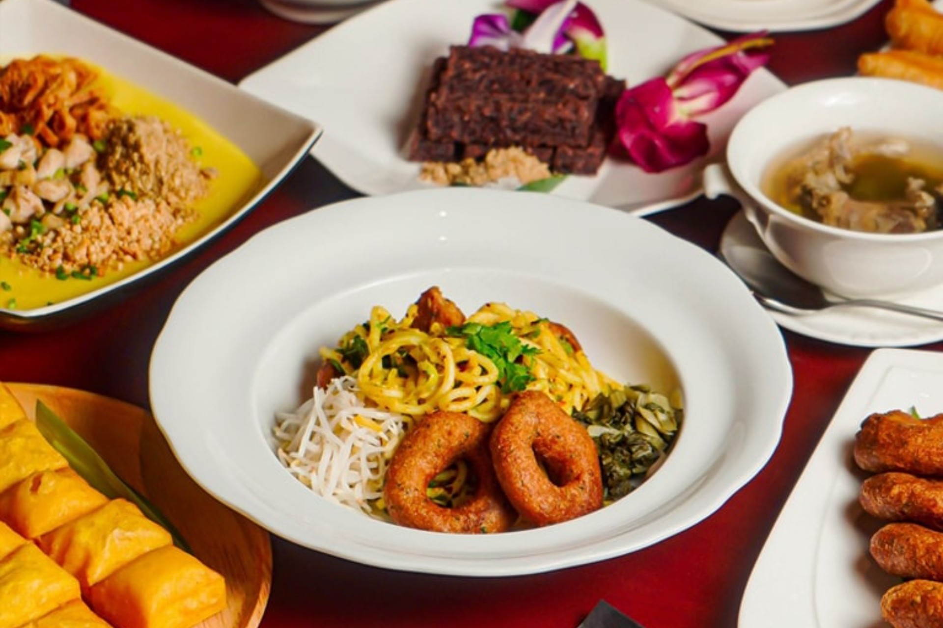 Meeting Point Bar & Lounge | MyanLife - Life Experience